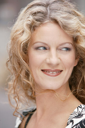 Anuk Ens - Schauspielerin