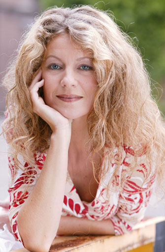 Anuk Ens - Schauspielerin