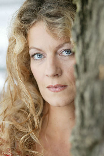 Anuk Ens - Schauspielerin